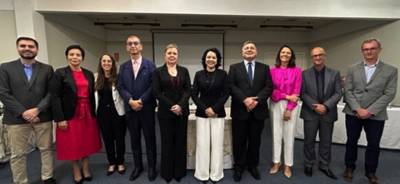 Vanderli de Barros assume presidência da Federação das Santas Casas do ...