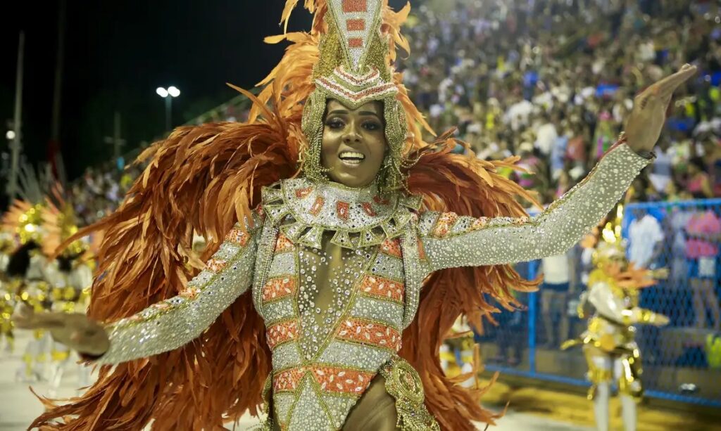Rio inicia venda de ingressos populares para desfiles de carnaval | Studio Notícias | Studio TV
