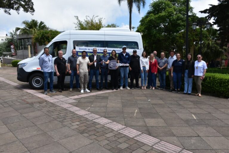 Veranópolis adquire nova van para transporte de pacientes e reforça ...