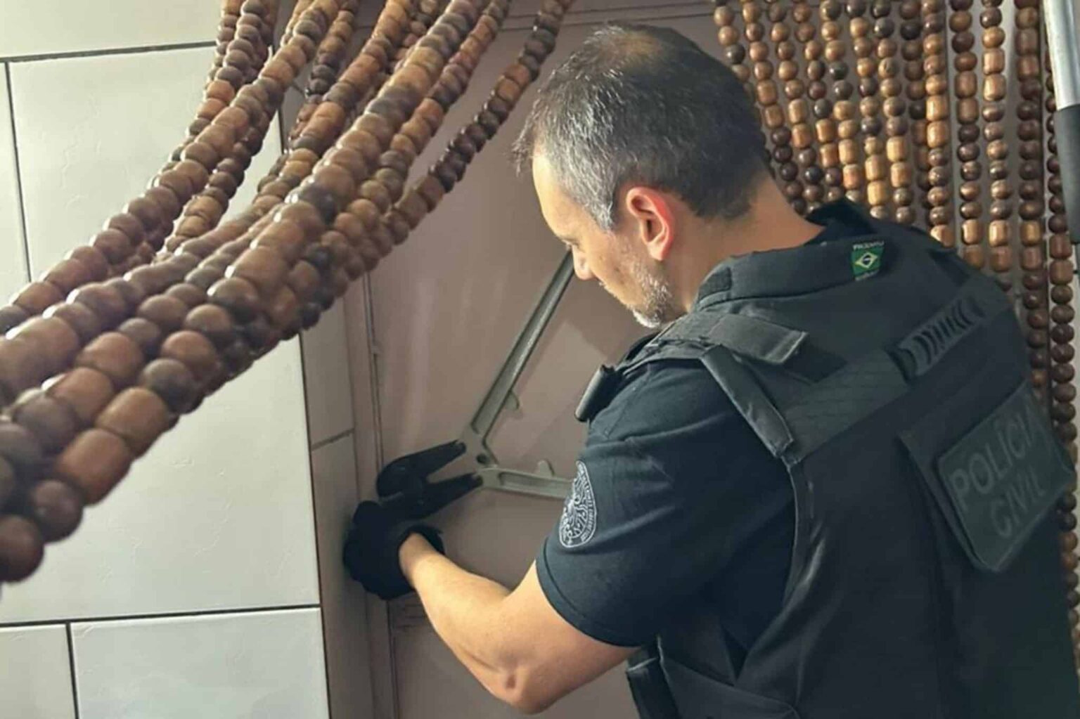 Operação Digital Fantasma prende gerente e funcionários por fraude ...