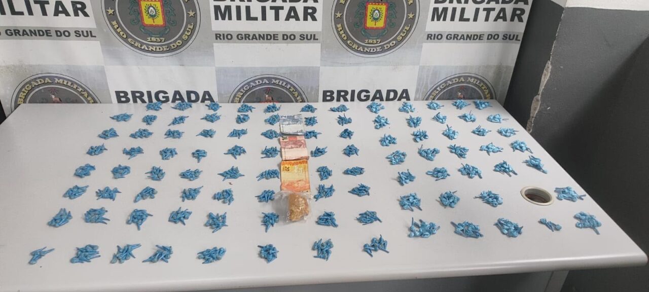 Brigada Militar prende dois homens com quase mil porções de drogas em ...