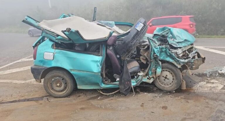 Colisão entre carro e caminhão deixa adolescente gravemente ferida em ...