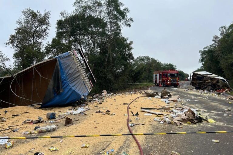 Colisão frontal entre caminhões deixa dois motoristas mortos na ERS-344 ...