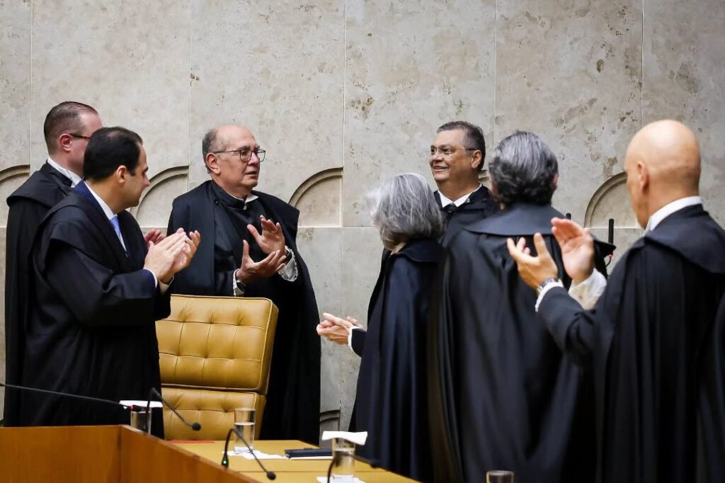STF condena Eduardo Bolsonaro a 4 anos e 2 meses de prisão por coação ...